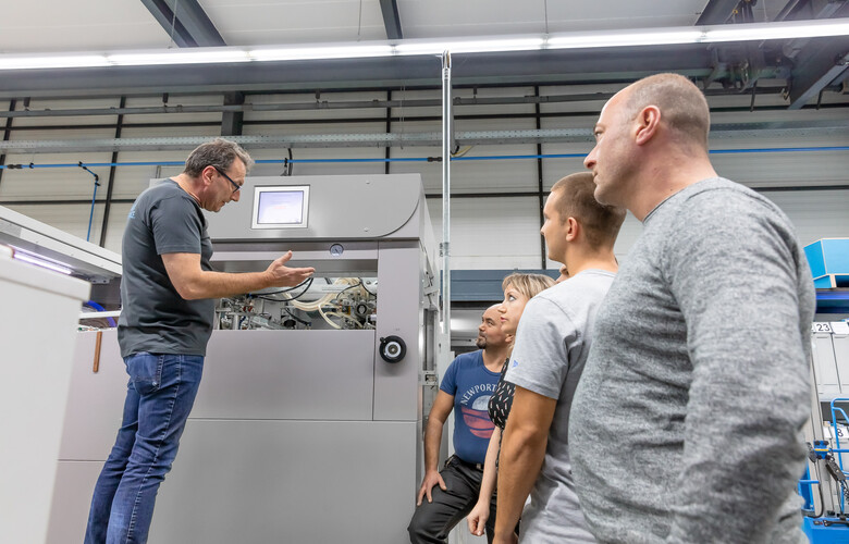 Marbach Academy | Practical training on the die-cutting machine