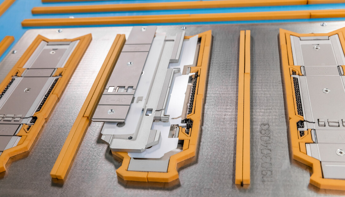 crease-plate-die|+ & crease-plate-die|rc